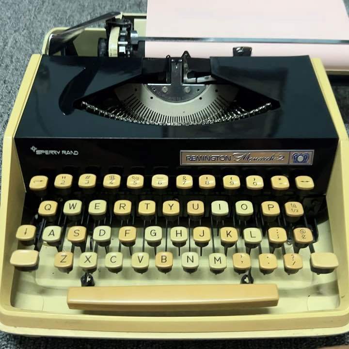 เครื่องพิมพ์ดีดภาษาอังกฤษ Remington Monarch-2 Typewriter Remington ...