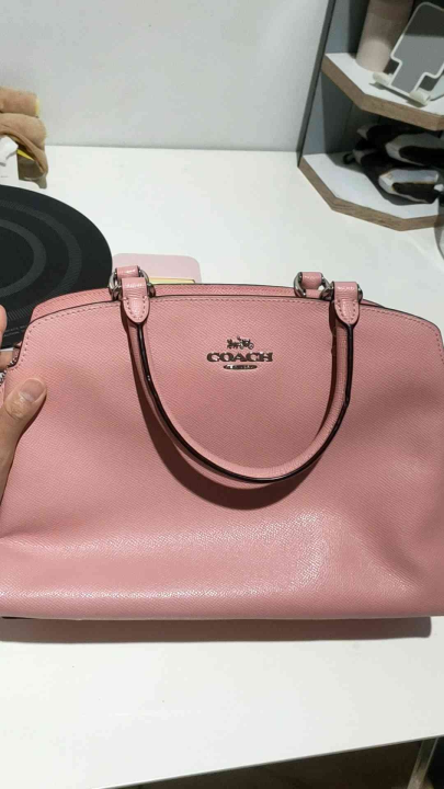 มือสอง พร้อมส่ง Coach 91493 Lillie Carryall สี pink รุ่นถัง ใบใหญ่ 12 ...