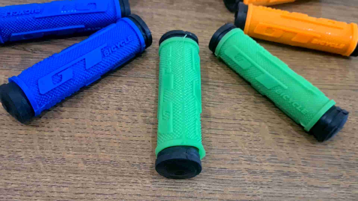 SUPER GT Bicycle Grip Sepeda Handgrip Karet Stang Sepeda GT Hand Grip ...