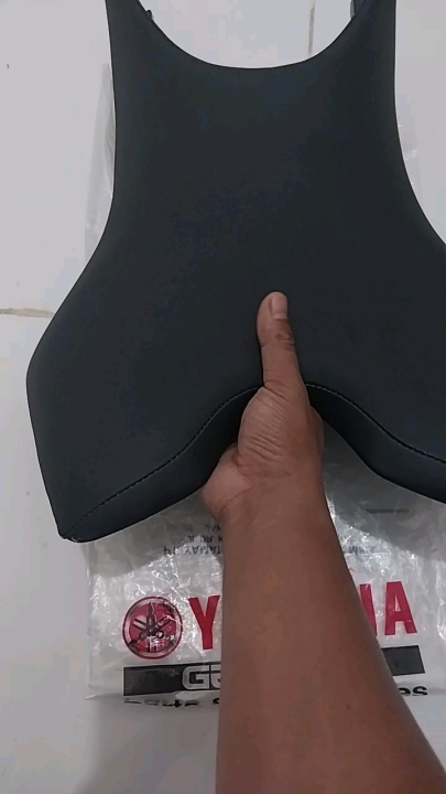 Jok depan Yamaha R15 VVA V3 BK7-F4710-10 original Yamaha | Lazada Indonesia