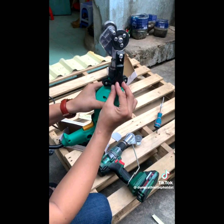 Đầu chuyển cắt tôn gắn máy khoan cắt tôn phẳng tôn sóng lưỡi cắt tôn ...