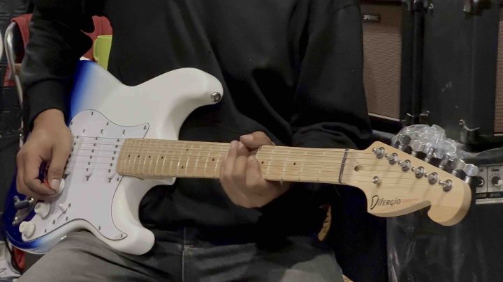 Gitar elektrik difergio stratocaster hitam | Lazada Indonesia
