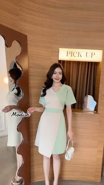 เดรสคอวีทูโทน ผ้าบาร์บี้ Modish | Lazada.co.th