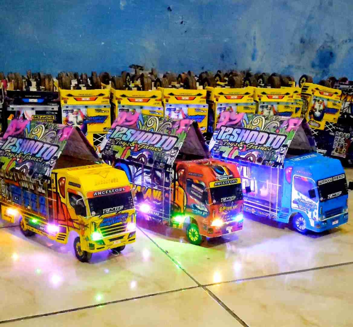 MINIATUR TRUK OLENG KAYU FULL LAMPU WAHYU ABADI / MINIATUR TRUK OLENG ... MINIATUR TRUK OLENG KAYU FULL LAMPU WAHYU ABADI / MINIATUR TRUK OLENG ...
