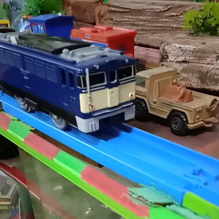 รถไฟ Tomy หัวลาก Ef 63. 11 | Lazada.co.th