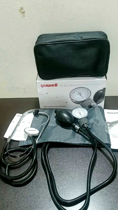 Yuwell Aneroid Sphygmomanometer Blood Pressure Monitor With Stethoscope ...
