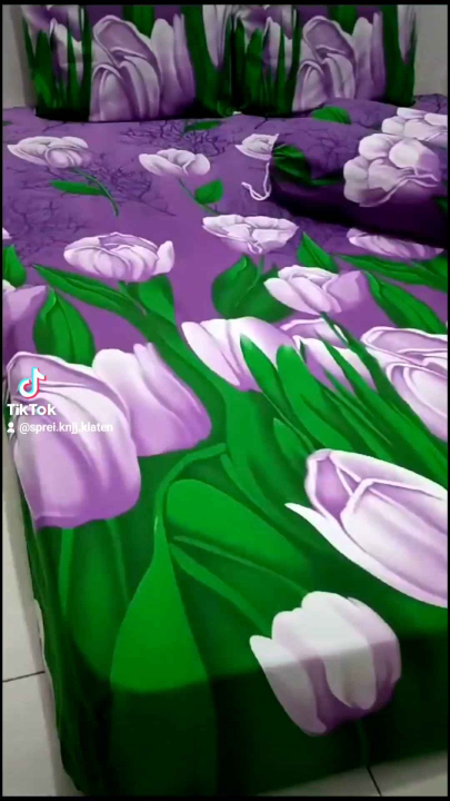 No21 / KNJJ SPREI BUNGA TULIP lengkap dengan sarung bantal dan guling ...