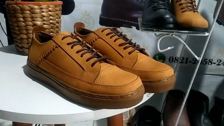 SULTAN STORE Sepatu Sneakers Casual pria kulit sapi Sultan Rajasa Tan ...