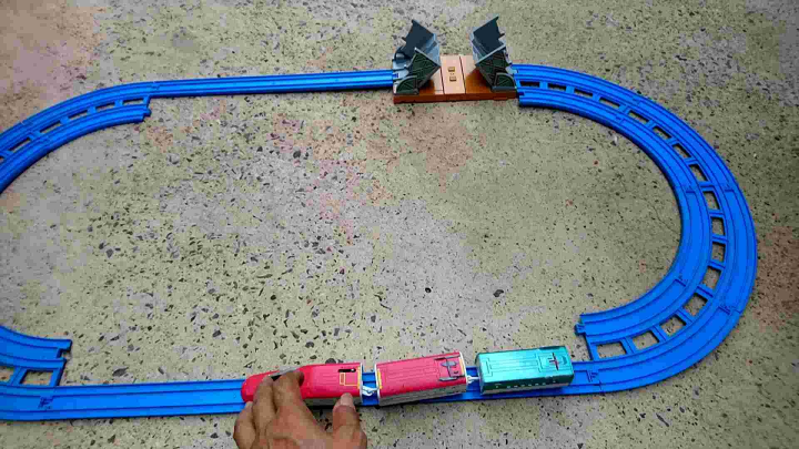 รถไฟTomy Plarail สะพานกระดก | Lazada.co.th