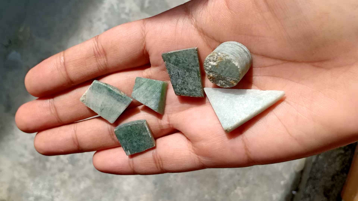 หยก | Jade เศษหยก #jade2 น้ำหนัก 22 กรัม ขนาด 15-25 mm หินดิบ หิน ...