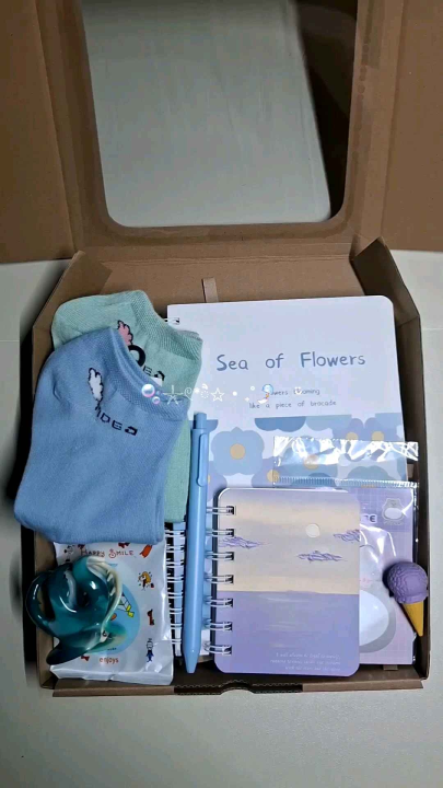 Hampers Alat Tulis Gift Box hadiah kado ulang tahun cewe estetik/Kado ...