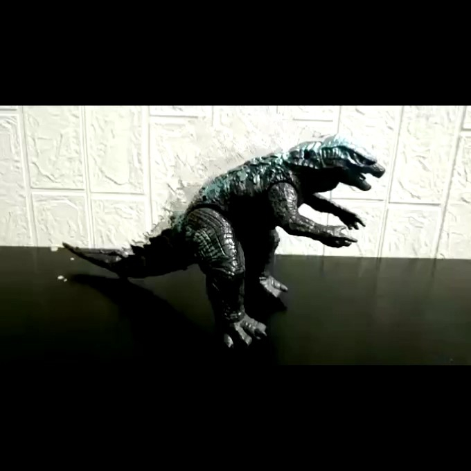 Mainan Godzilla Besar Murah Baterai Bergerak Jalan Nyala Lampu Suara ...