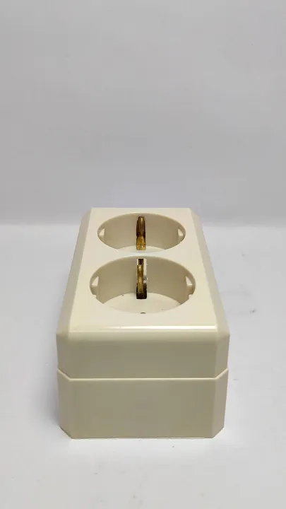 Stop kontak Broco 2 Lubang Broco New gee OB Outbow Ditempel Cream ...