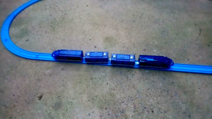 รถไฟtomy plarail Nankai Rapit สีฟ้าใส มีไฟหน้าไฟท้าย | Lazada.co.th