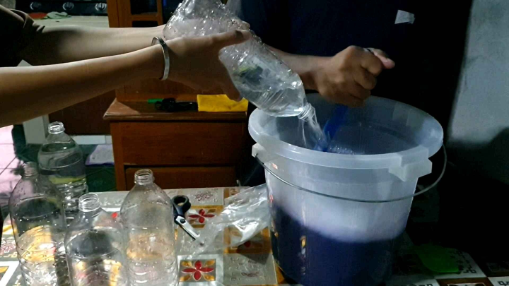 INSTANT EASY MIX/DIY CAR SHAMPOO WITH WAX..JUST ADD 6 LITERS WATER ...