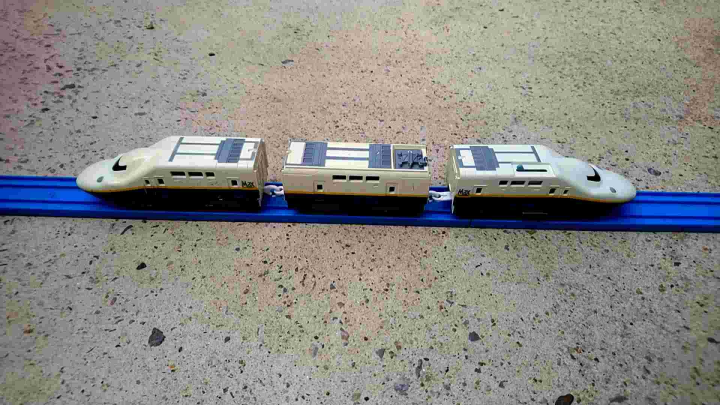 Tomy Plarail Shinkansen E4 Max เน้นเล่น รถไฟญี่ปุ่น | Lazada.co.th