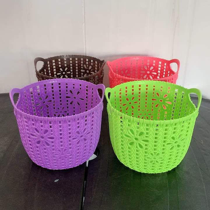 UniGlobal Rattan Round Knitted Small Plastic Basket Storage Bin Space ...