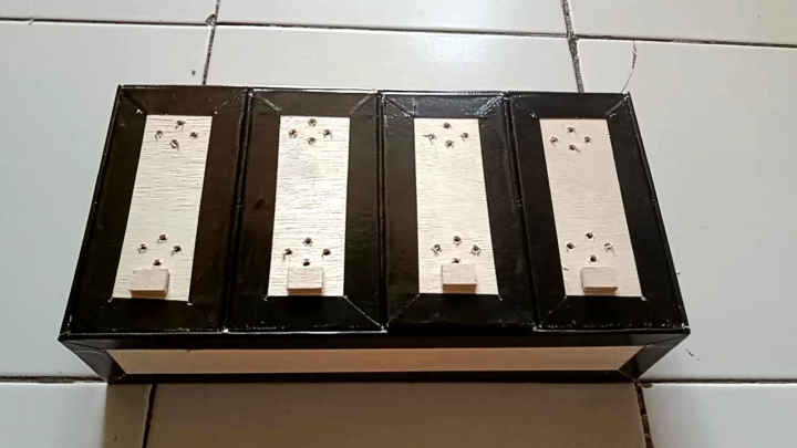 kandang jangkrik aduan triplek 8 slot / kandang sekapan / rumah ...