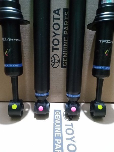 shock shockbreaker Toyota Fortuner TRD depan belakang sepasang original ...