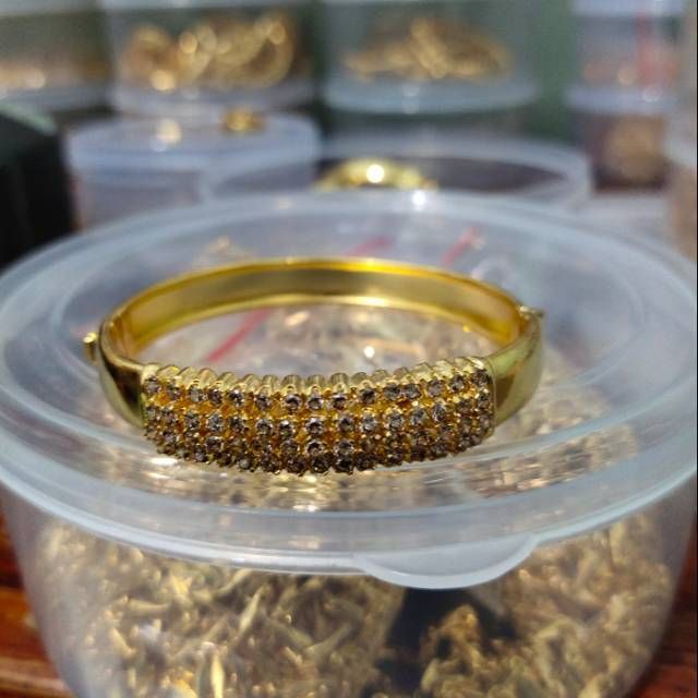 Gelang kaku baris 4 berlapis emas 24k | Lazada Indonesia