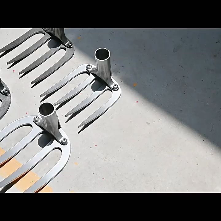 All-steel four-tooth harrow,soil turning nail rake,thickened loose soil ...