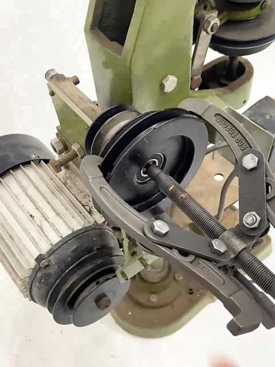 Three Claw Puller Bearing Disassembly Tool Triangular Claw Black Small ...