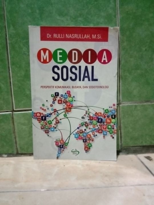 media sosial perspektif komunikasi budaya dan sosioteknologi oleh Rulli Nasrullah | Lazada Indonesia