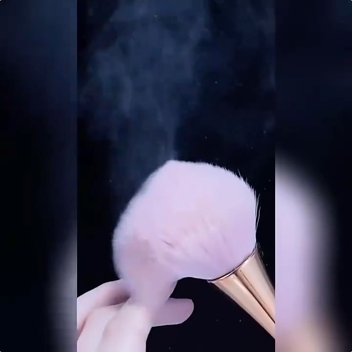 CHARLOTTE TILBURY Powder CHARLOTTE TILBURY Foundation CT Press Powder ...