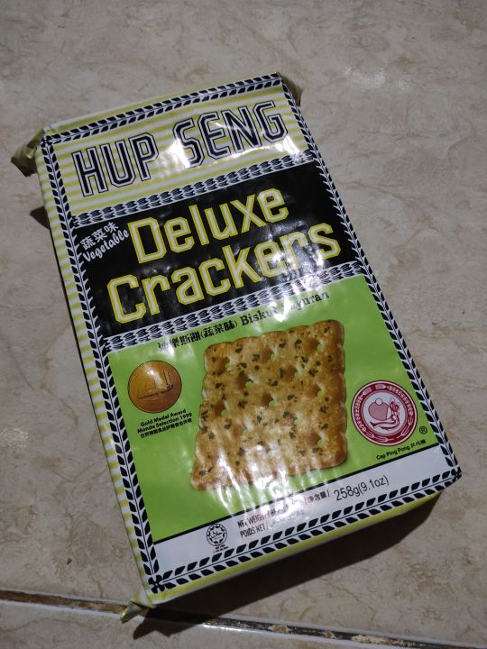 Hup seng deluxe crackers vegetable flavor 258gr / biskuit hup seng ...