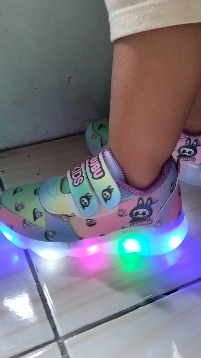 New Sepatu Sneakers Anak Perempuan Model LABUBU Viral Dengan Led Lampu ...