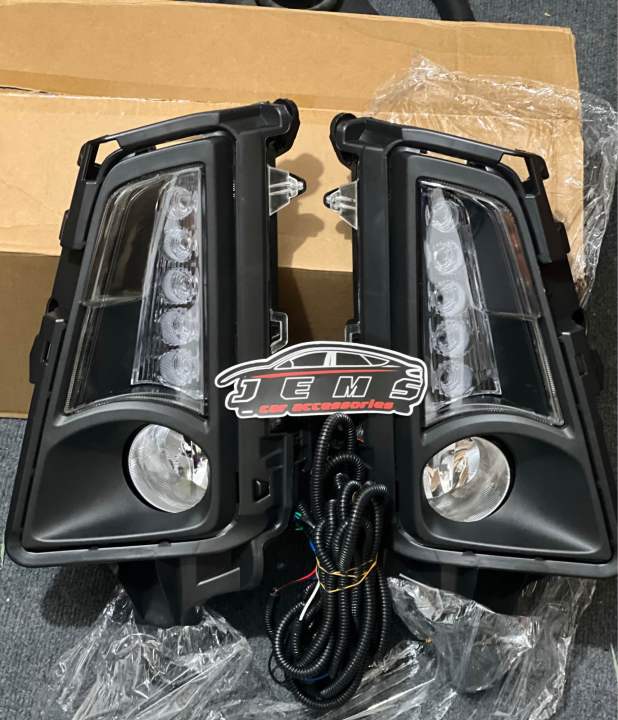 HIACE COMMUTER DELUXE 2019-2023 DRL FOG LAMP | Lazada PH