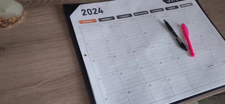 Desk Calendar 2025, Calendar with Desk Protecting Pad, 2025 Desk ...