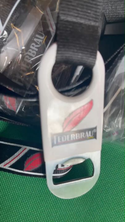 ที่เปิดขวด Federbrau พร้อมสายคล้องคอ รูปแบบสวยงาม | Lazada.co.th