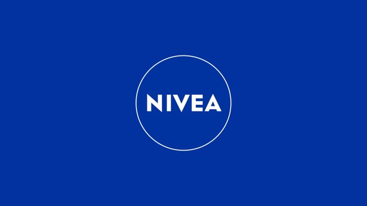 NIVEA Deodorant Brightening Sakura Rose Essence Anti-Perspirant Roll-on ...