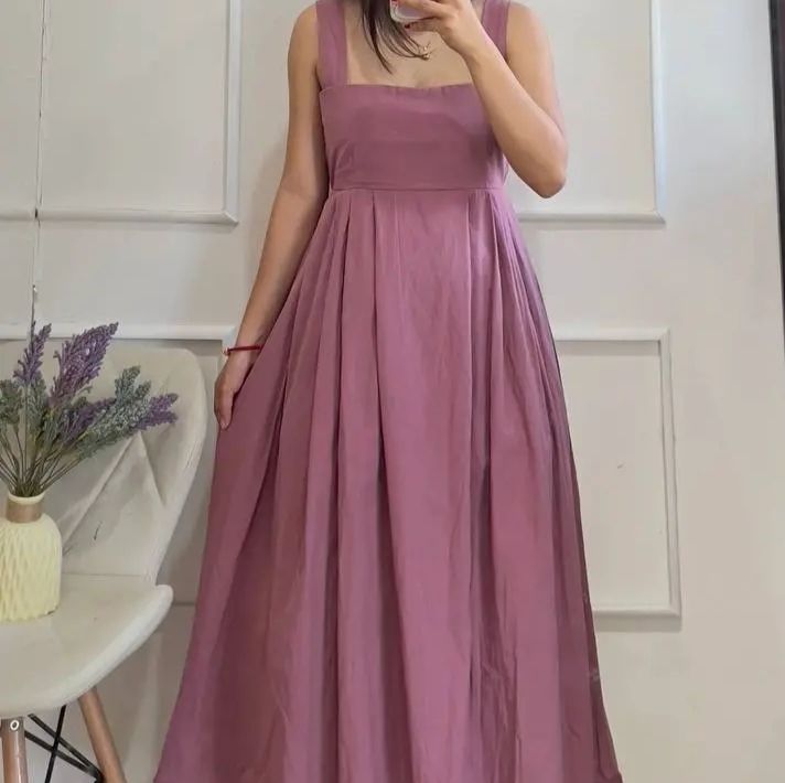 TRISHA DRESS Elegance Meets Comfort: Mid-Length Dress with Pockets ...