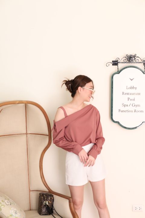 Jubilee top เสื้อปาดไหล่ เสื้อแขนยาว | Lazada.co.th