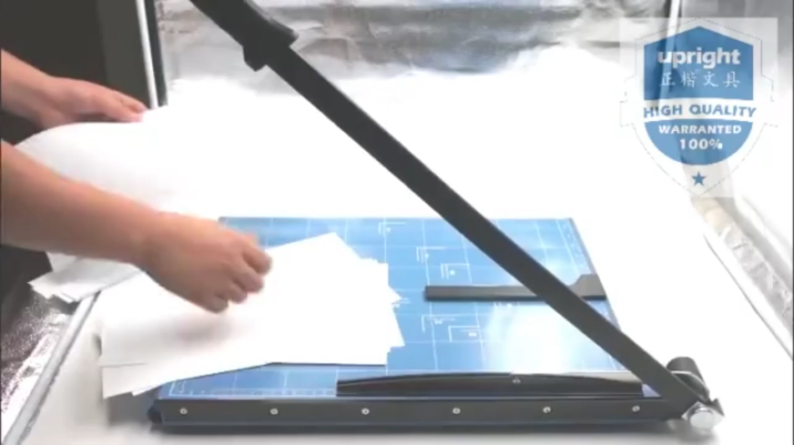 แท่นตัดกระดาษ เครื่องตัดกระดาษ แบบเหล็ก A4 สีฟ้า อย่างดี UPRIGHT Paper ...