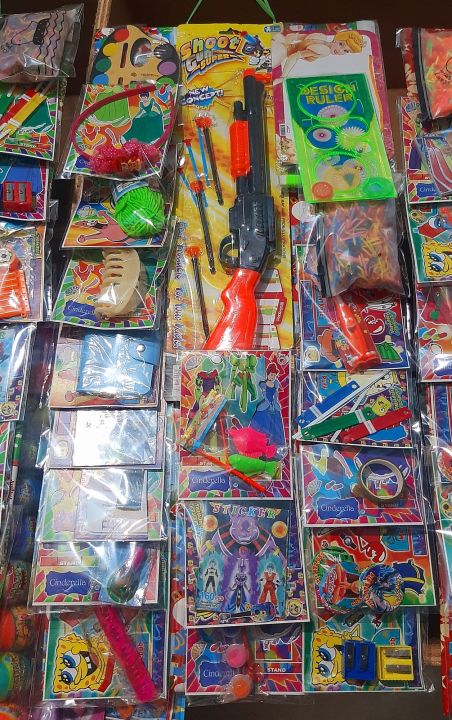 Bunutan with 20 pcs assorted toys, 600 number, Pang tindahan, Sari-sari ...
