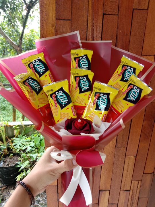 Bucket Snack ringan cocok untuk wisuda(wajib co dus) | Lazada Indonesia