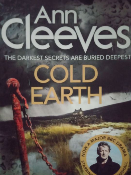 Cold Earth by Ann Cleeves 184B | Lazada PH