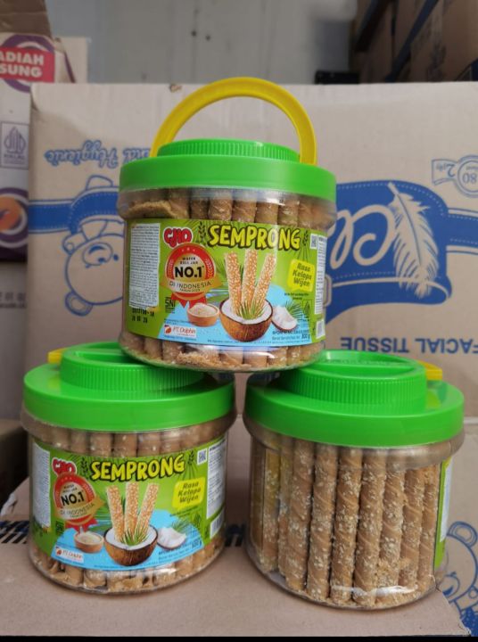 CHO CJO SEMPRONG WAFER ROLL RASA KELAPA WIJEN BERAT 300G | Lazada Indonesia