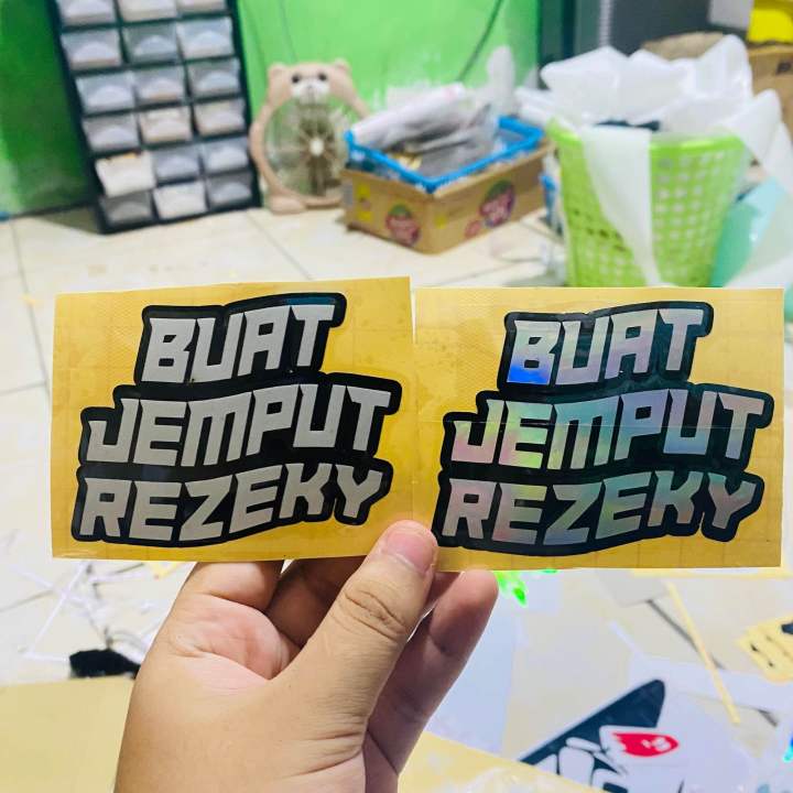 Sticker cutting buat jemput rezeky hologram putih dasar hitam Stiker ...