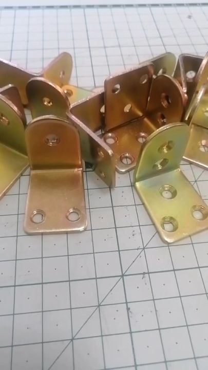 ฉากเหล็กเข้ามุมไม้ ฉากยึดมุมเฟอร์นิเจอร์ เหล็กชุบซิ้งค์สีรุ้งกันสนิม ...