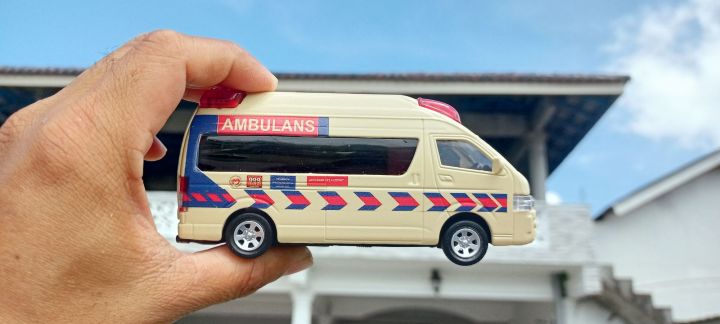 Ambulans kkm hospital kementerian kesihatan malaysia 1:36 diecast | Lazada