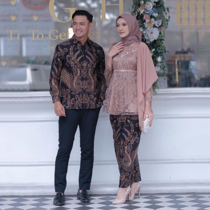 batik mewah dan elegan jenaira | kebaya couple pasangan terbaru 2022 ...