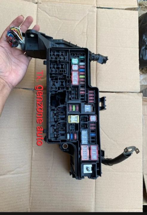 fuse box sekring mobil innova reborn fortuner vrz hilux revo baru ...