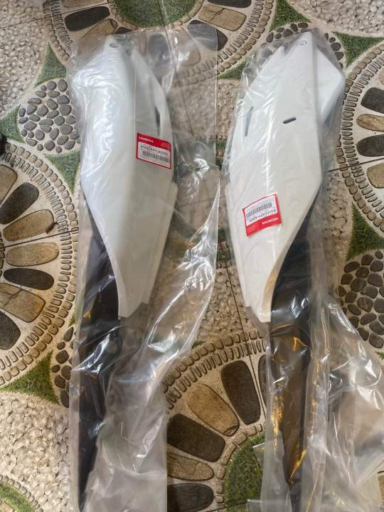 HONDA GENUINE SIDE COVER / BODY COVER FOR XRM 125 TRINITY SOLD by 1 ...