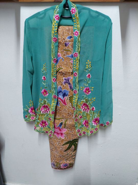 Nyona kebayas and related wears. scruptures, furnitures | Lazada Singapore