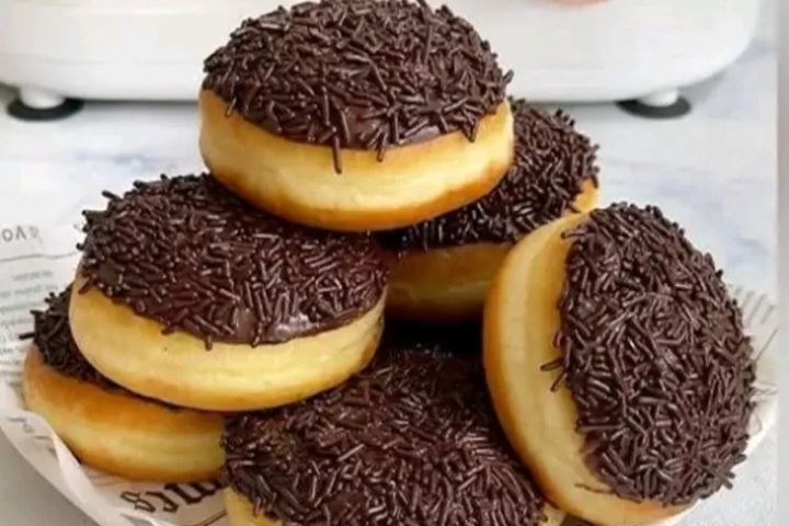 Donat coklat Ceres garuda/10 donat coklat empuk dan manis/halal bebas ...