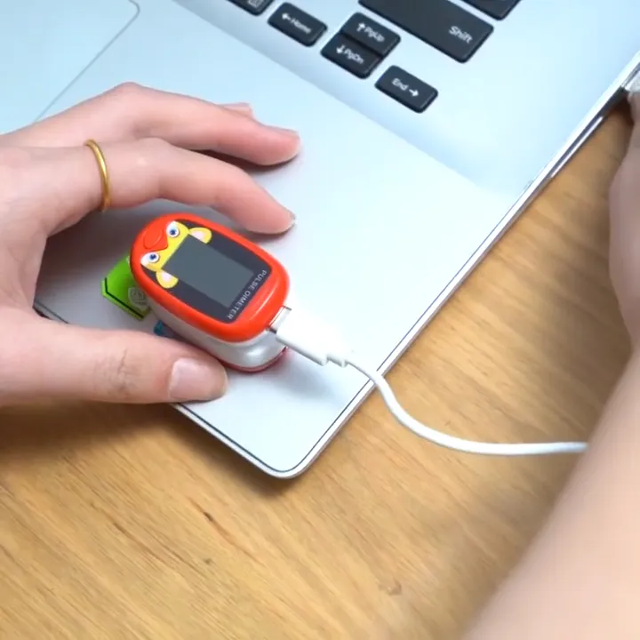 เด็กทารกเด็ก Pulse Oximeter Fingertrip Mini SpO2 Monitor USB ชาร์จเลือด ...